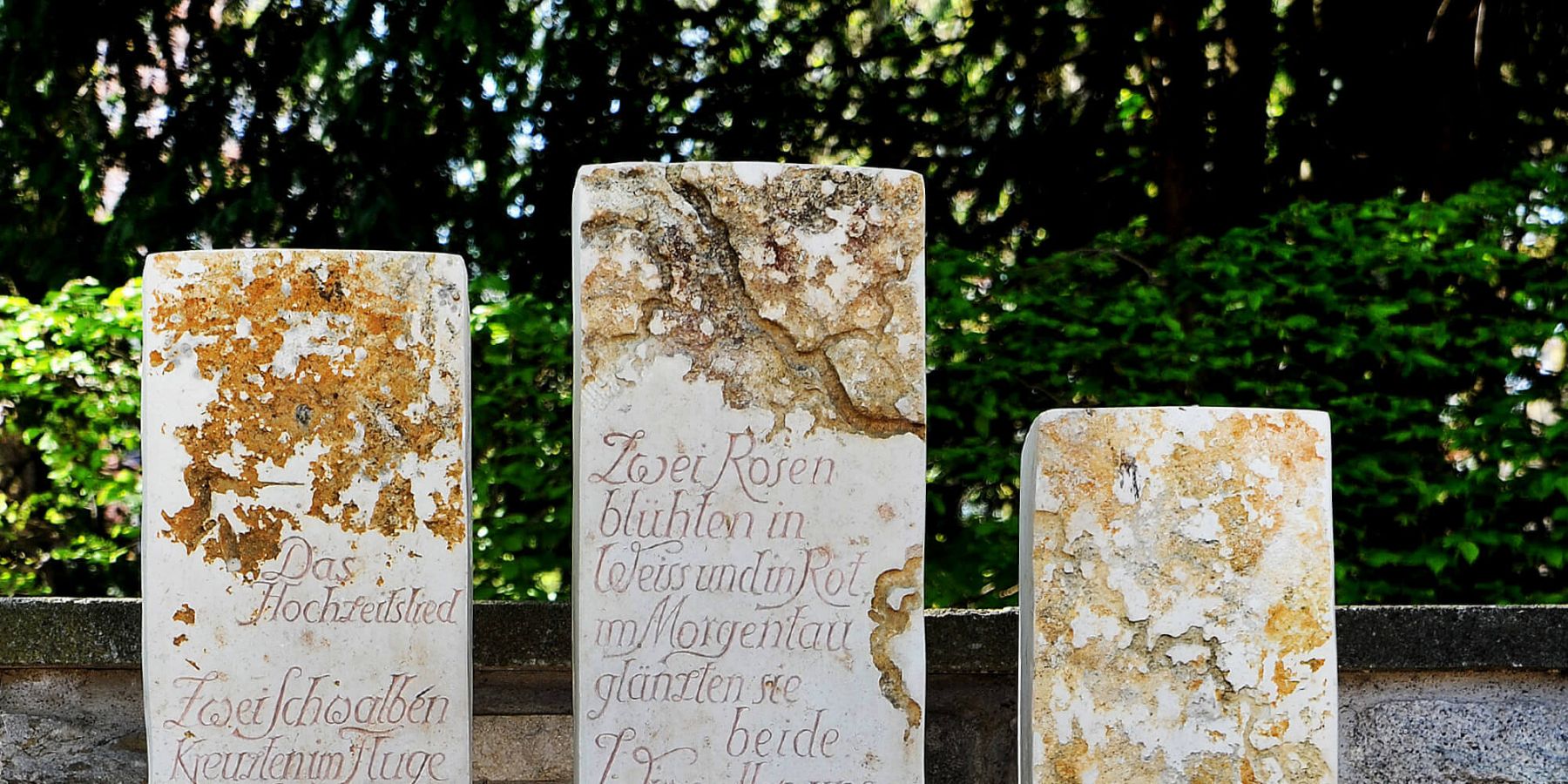 Handwerklich gefertigte Grabmal u. Grabsteine Augsburg