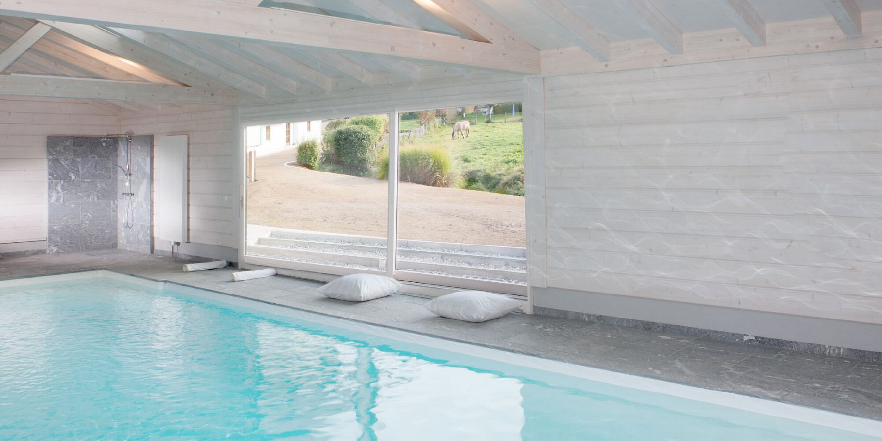 Poolanlagen aus Naturstein: Steinmetz Brenner Augsburg